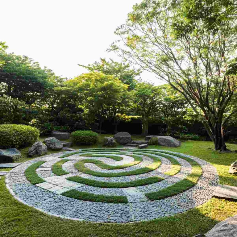 10 Stunning Botanical Maze Ideas for Your Dream Garden