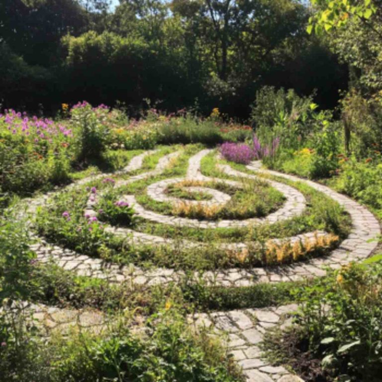 19 Beautiful Labyrinth Garden Ideas You’ll Wish You Tried Sooner