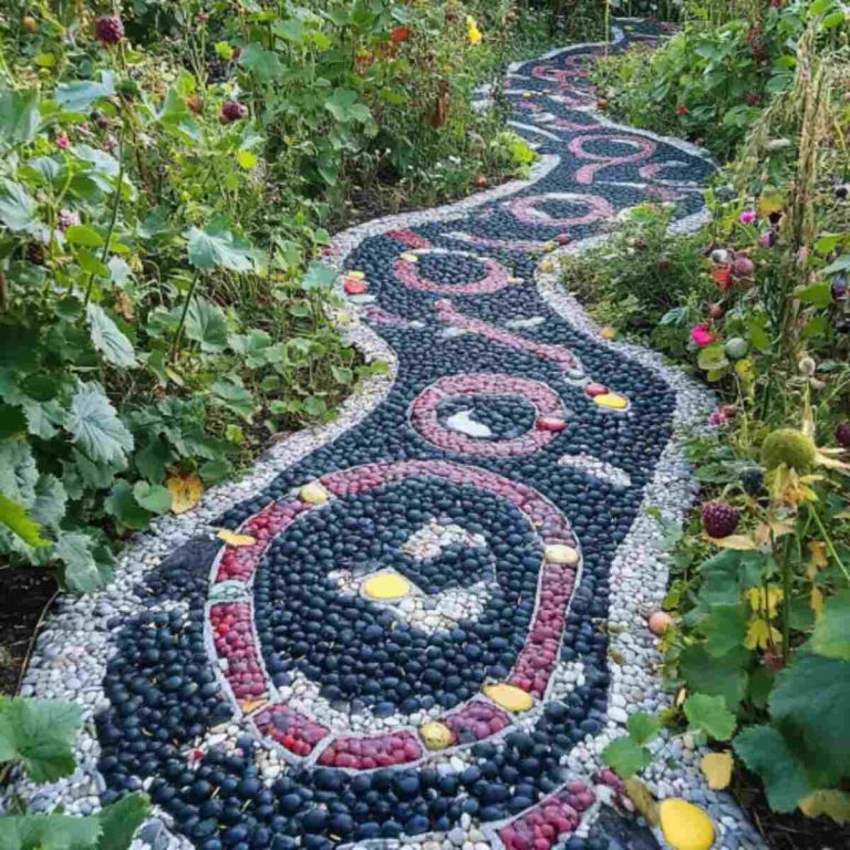 19 Wild Berry Garden Ideas to Grow Berries at Home