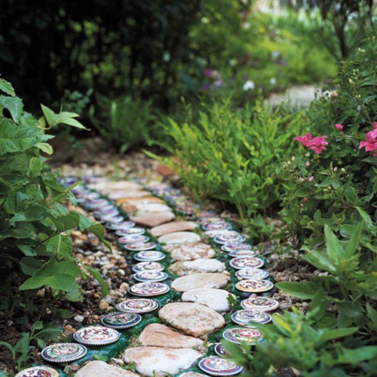 19 Garden Ideas with Bottle Cap Art that Are Too Cool